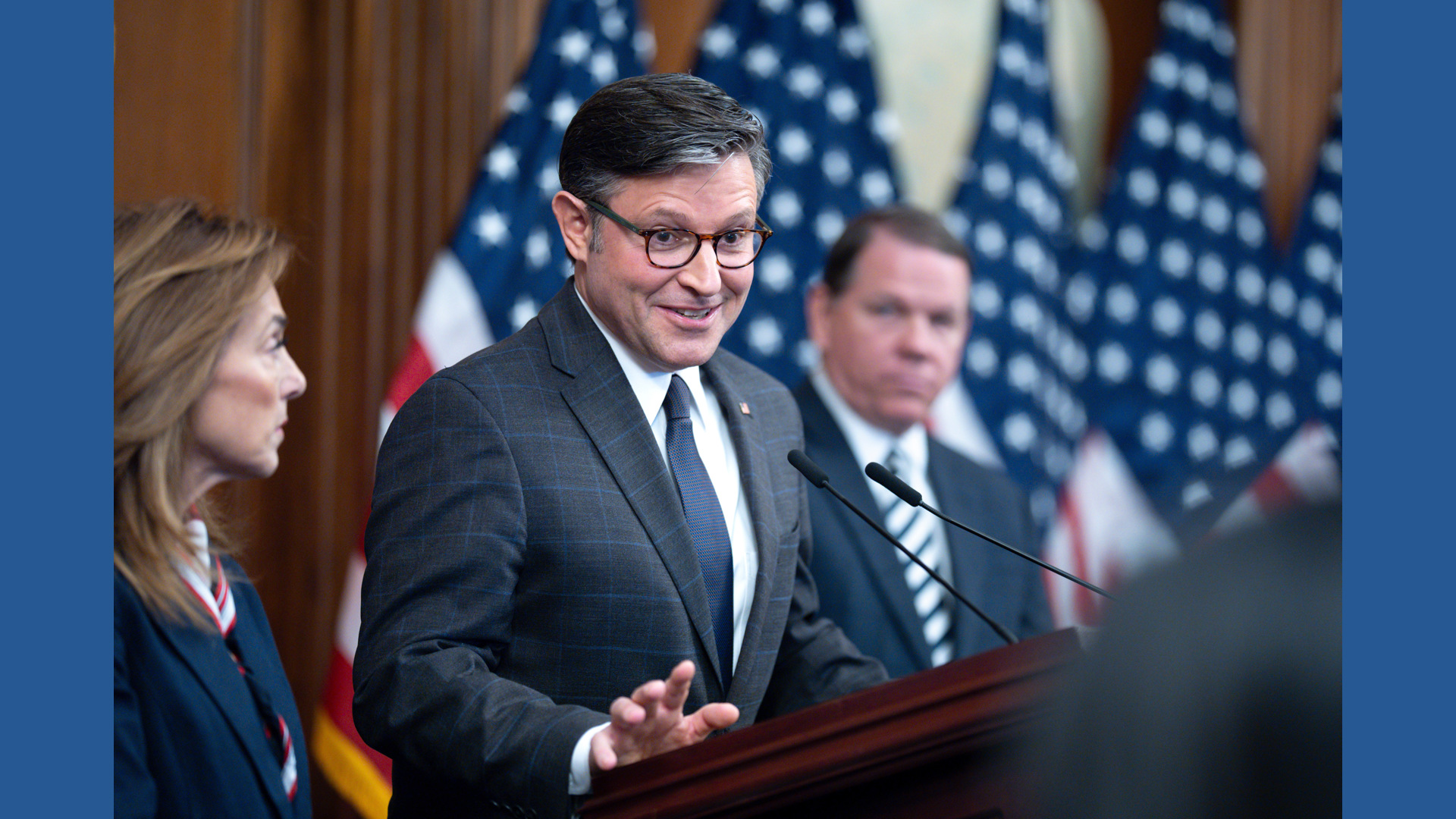 Senate rejects bills to pay federal workers during government shutdown ...