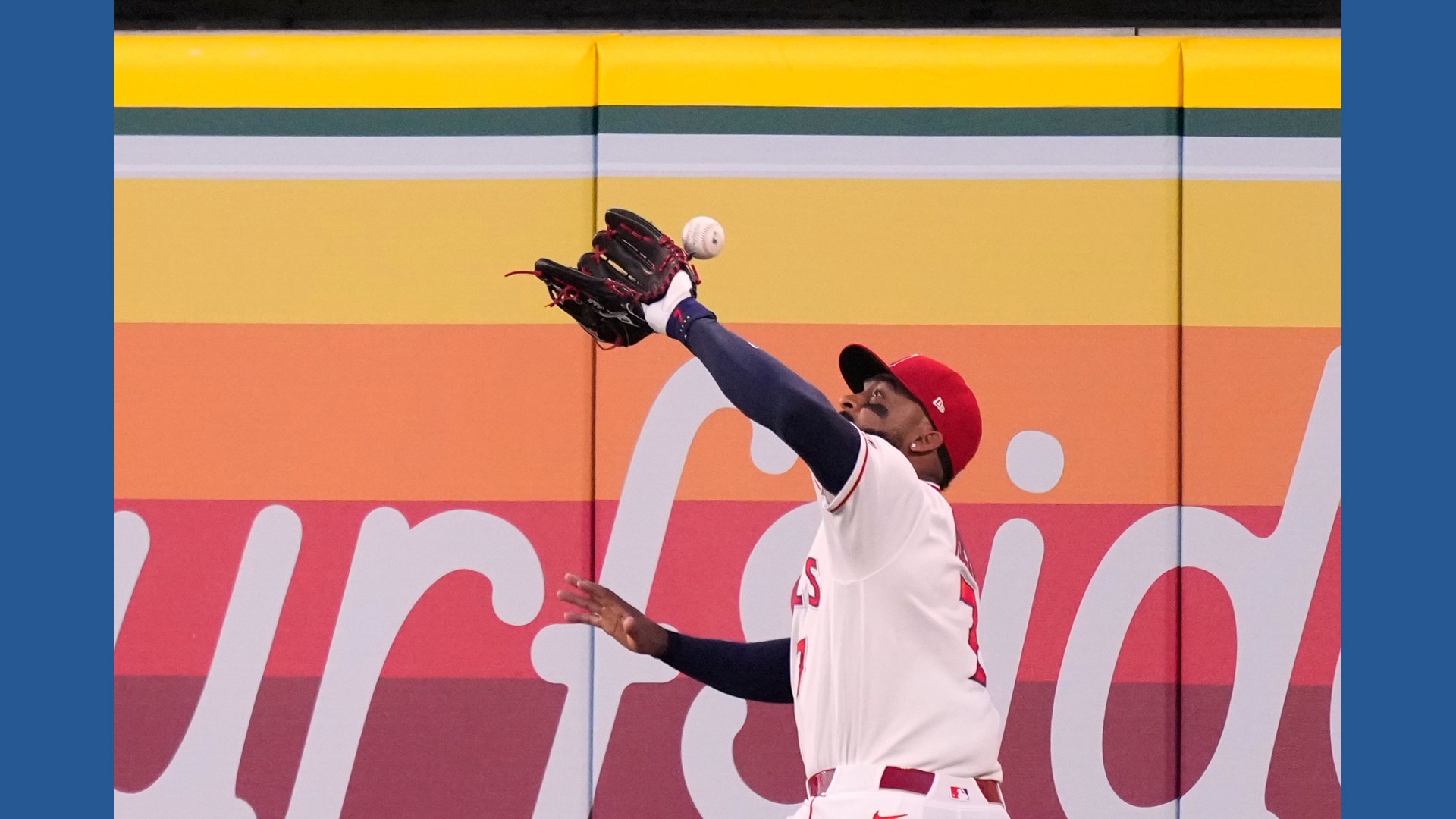 Angels outfielder Jo Adell misplays flyball into home run off his head ...