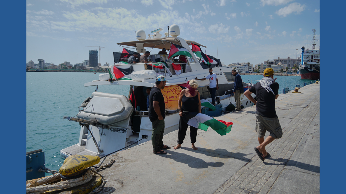 Israel intercepts the last boat from the Gaza flotilla as Israeli ...