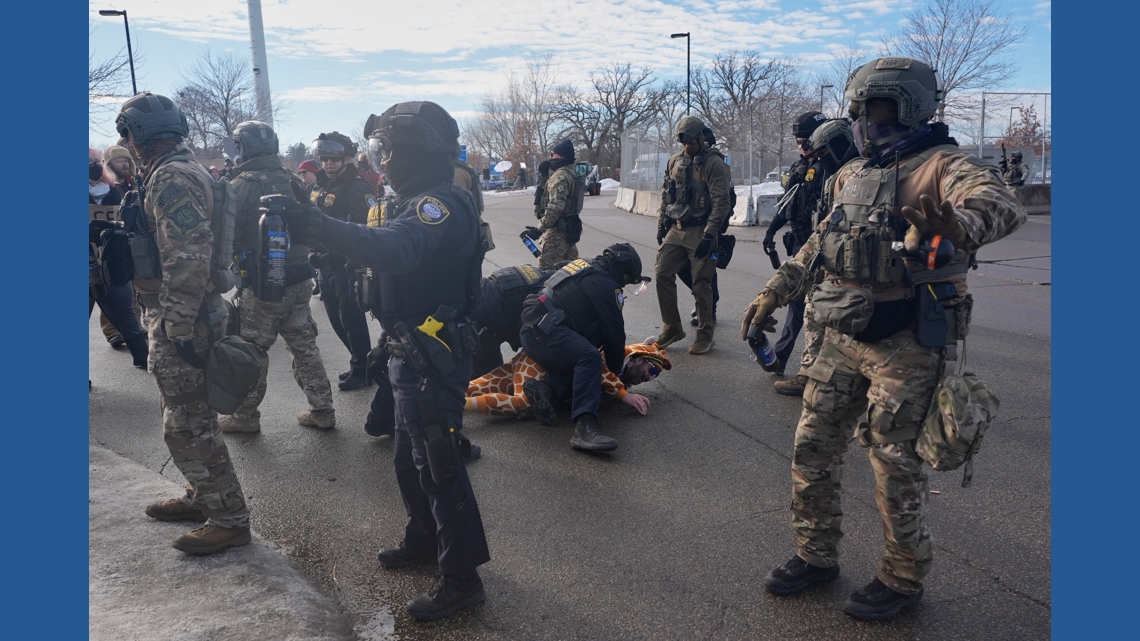 Protesters continue to call for arrest of ICE agent who killed Renee ...