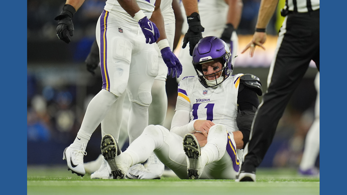QB Carson Wentz endures painful night as Vikings fall to Chargers ...