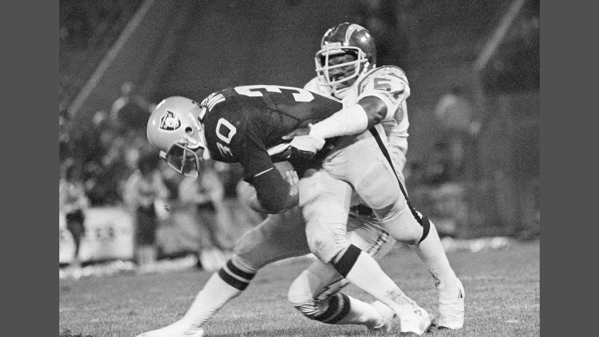 Woodrow Lowe, a star linebacker at Alabama who started 11 NFL seasons ...