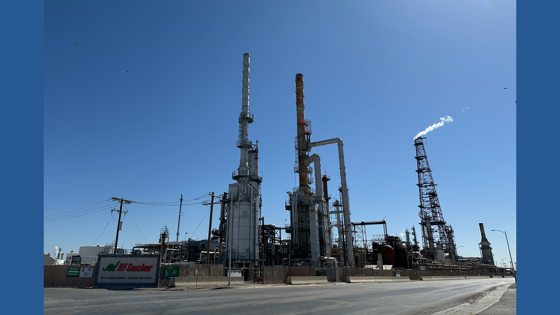 Explosion at New Mexico oil refinery sends thick smoke across Artesia ...