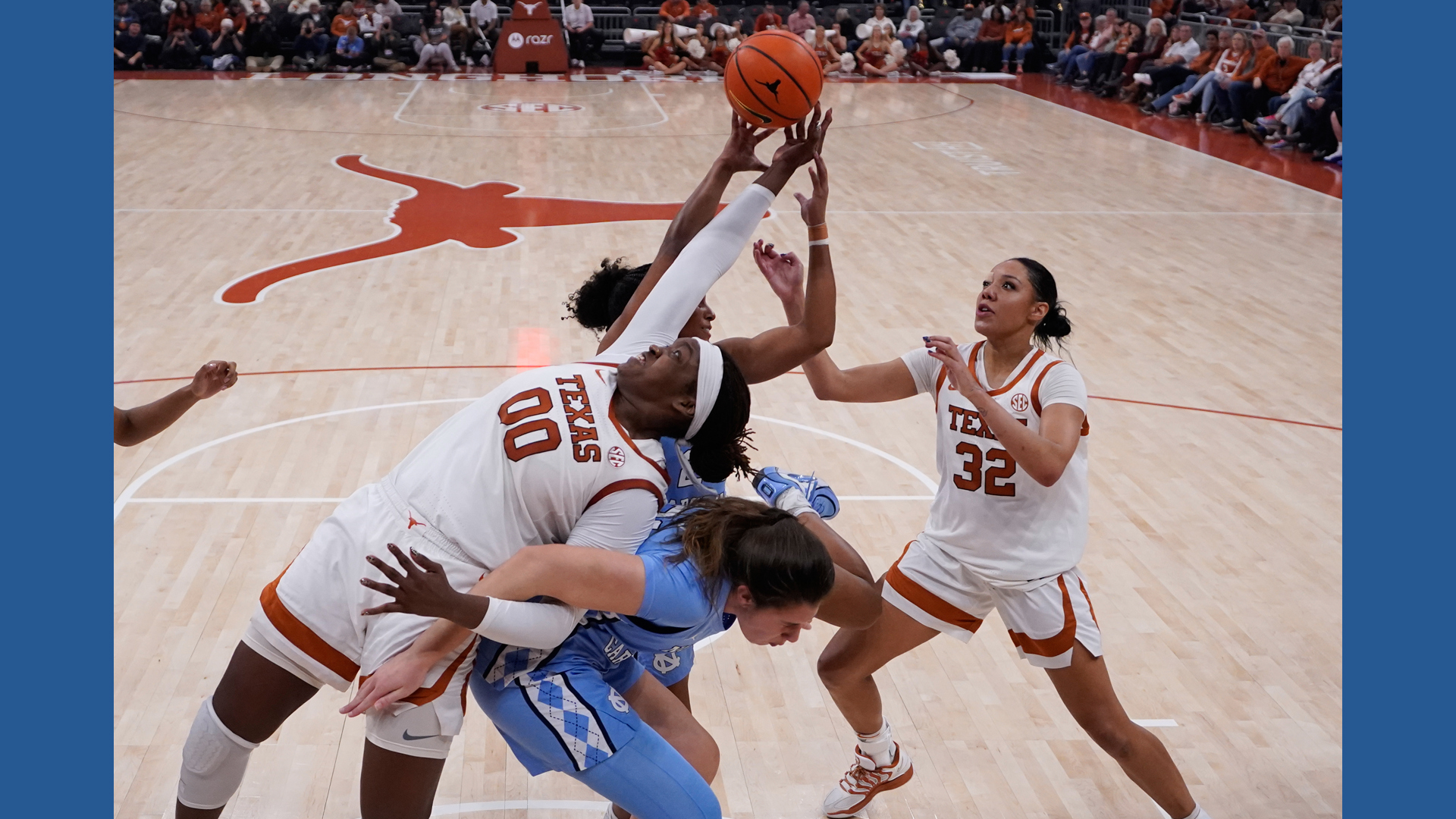 Lee and Booker lead No. 2 Texas past No. 11 North Carolina 79-64 in ACC-SEC challenge ...