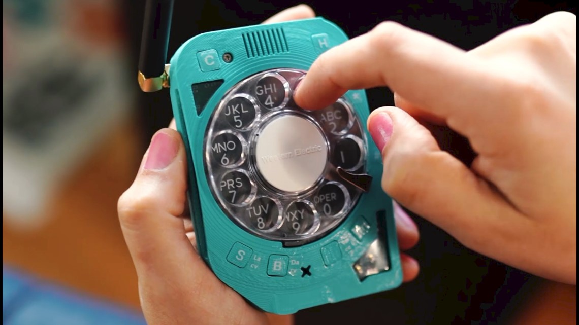 This rotary dial cell phone really works, and you can build one | wqad.com