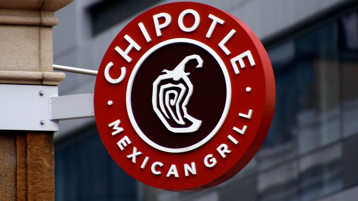 Chipotle BOGO deal for college football fans: How to get free Chipotle ...