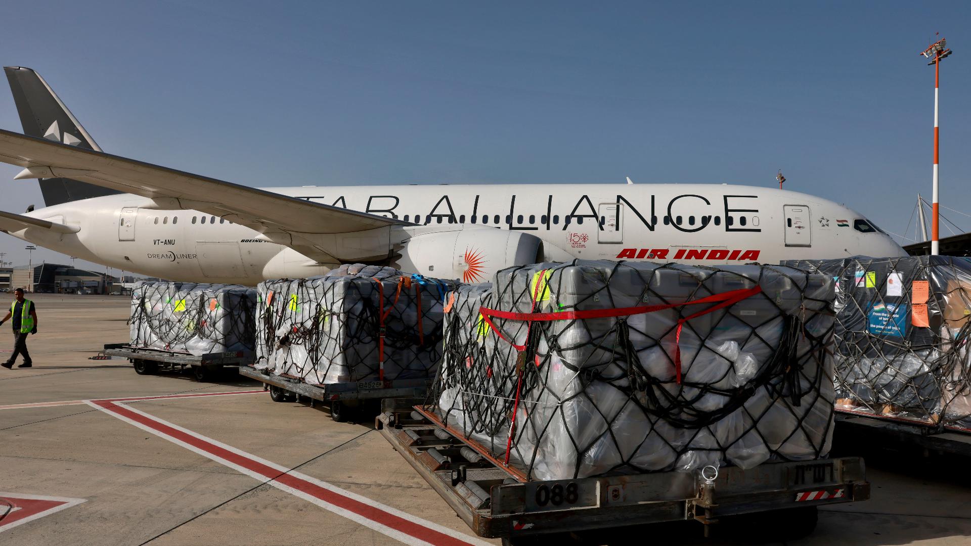 Hundreds of thousands of travelers stranded by flight disruptions after ...