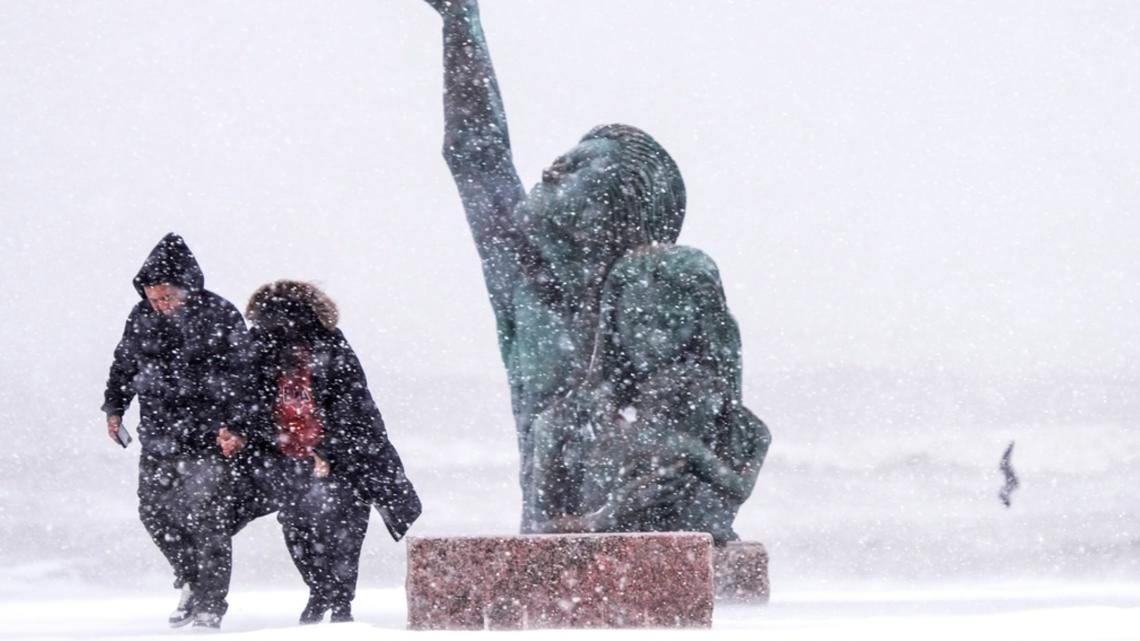 Winter storm dumps snow, ice onto southern US states | 5newsonline.com