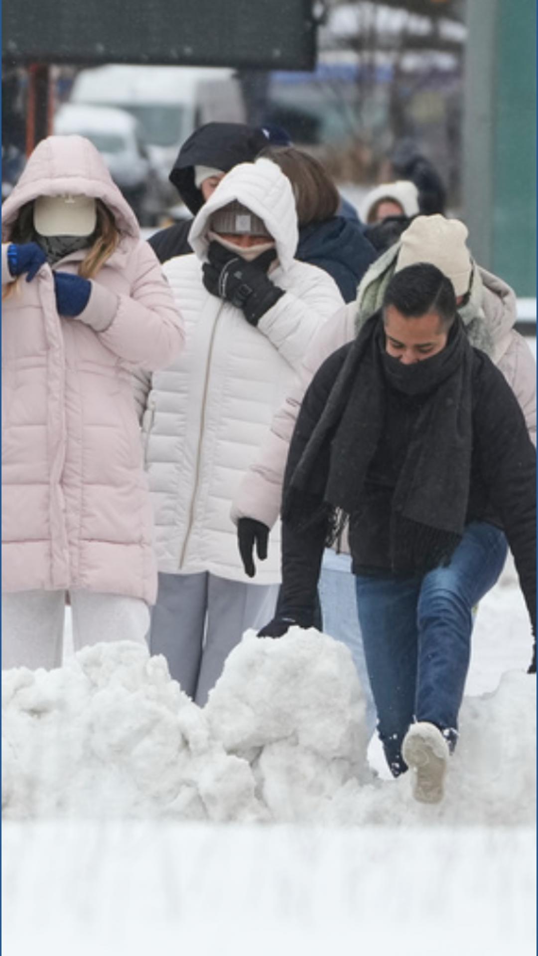 Blizzard warnings send East Coast scrambling to prepare for heavy snow ...