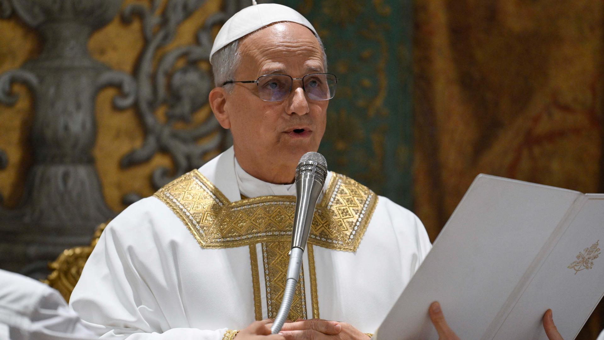 Pope Leo XIV leads historic first Mass at Sistine Chapel | 10tv.com