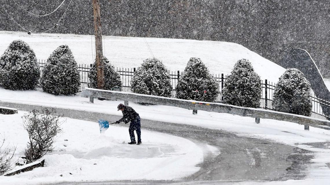 Snowstorm causes travel delays, inches of snow throughout US | fox61.com