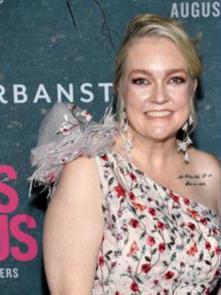 Author Colleen Hoover reveals she is undergoing cancer treatment | wqad.com