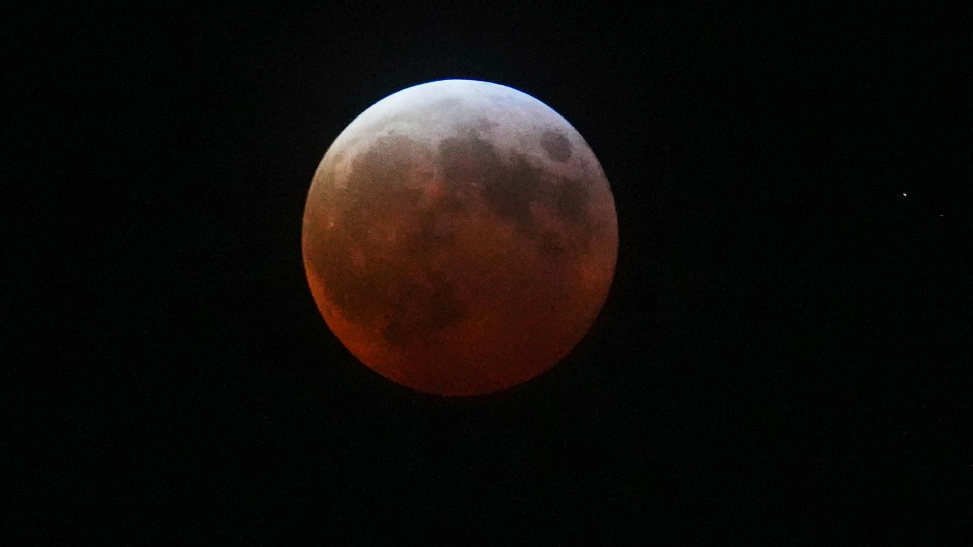 Total lunar eclipse 2025: When is the next one? Photos, video of 'blood ...