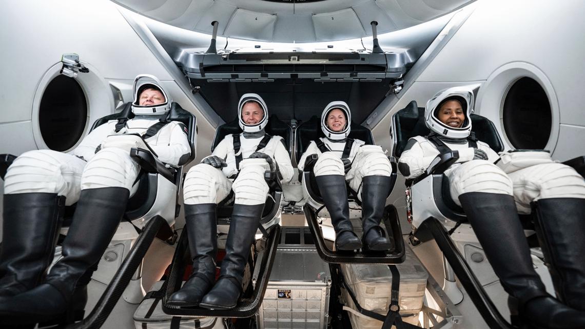 NASA cuts 2 astronauts from next SpaceX flight | wthr.com