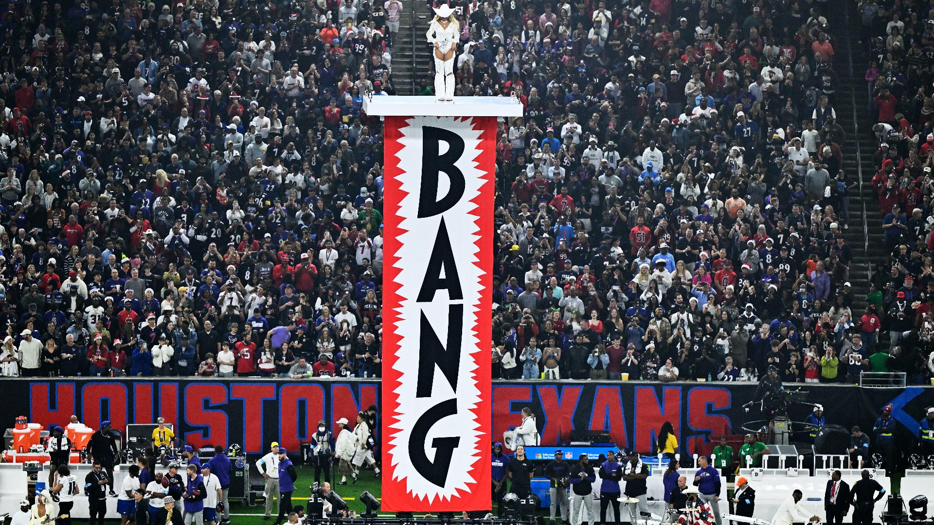 Beyoncé halftime show: Who performed with Beyoncé in Netflix Christmas ...