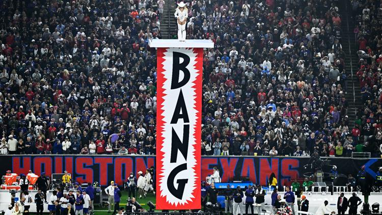 Recap of Beyoncé's NFL halftime show performance on Christmas Day ...