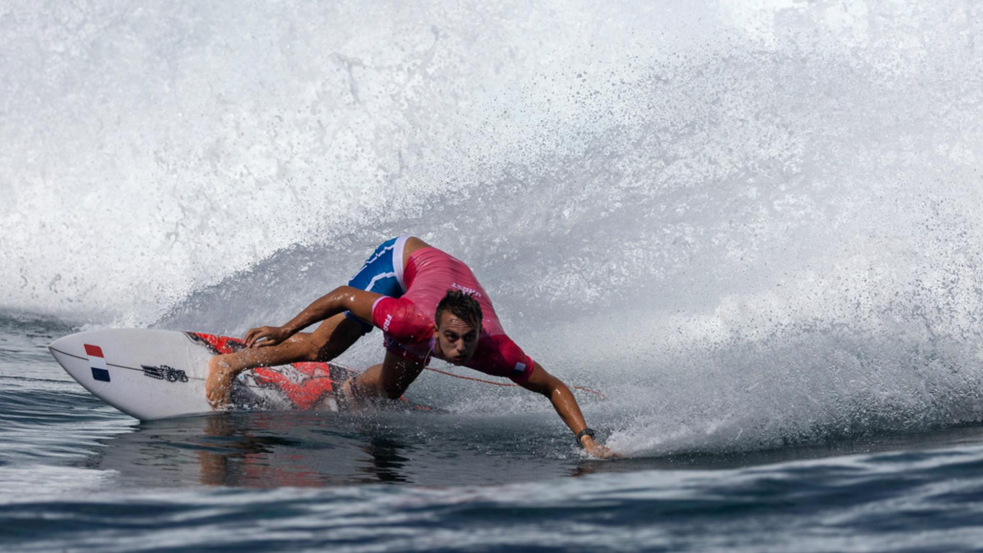 PHOTOS: Surfing competition begins at Paris Olympics | fox43.com