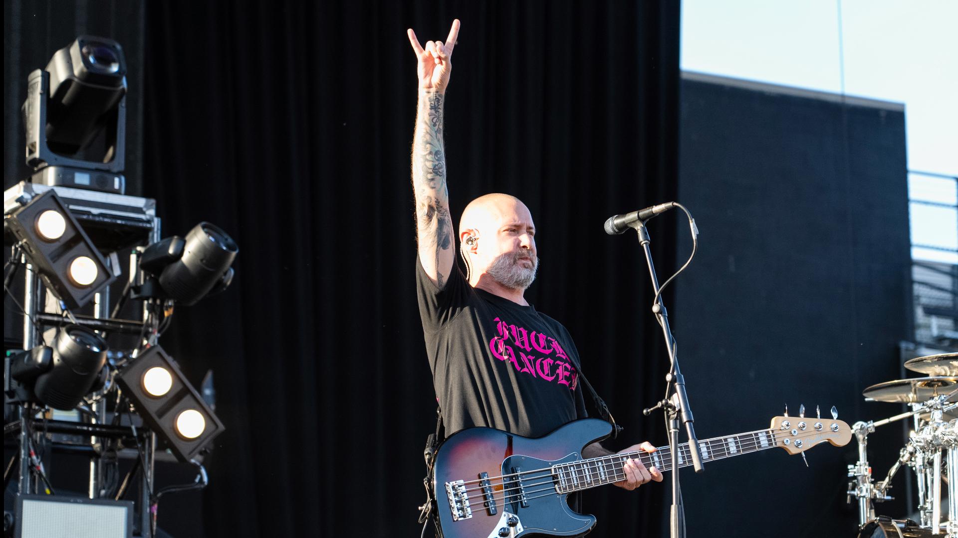 Limp Bizkit bassist Sam Rivers has died | 10tv.com