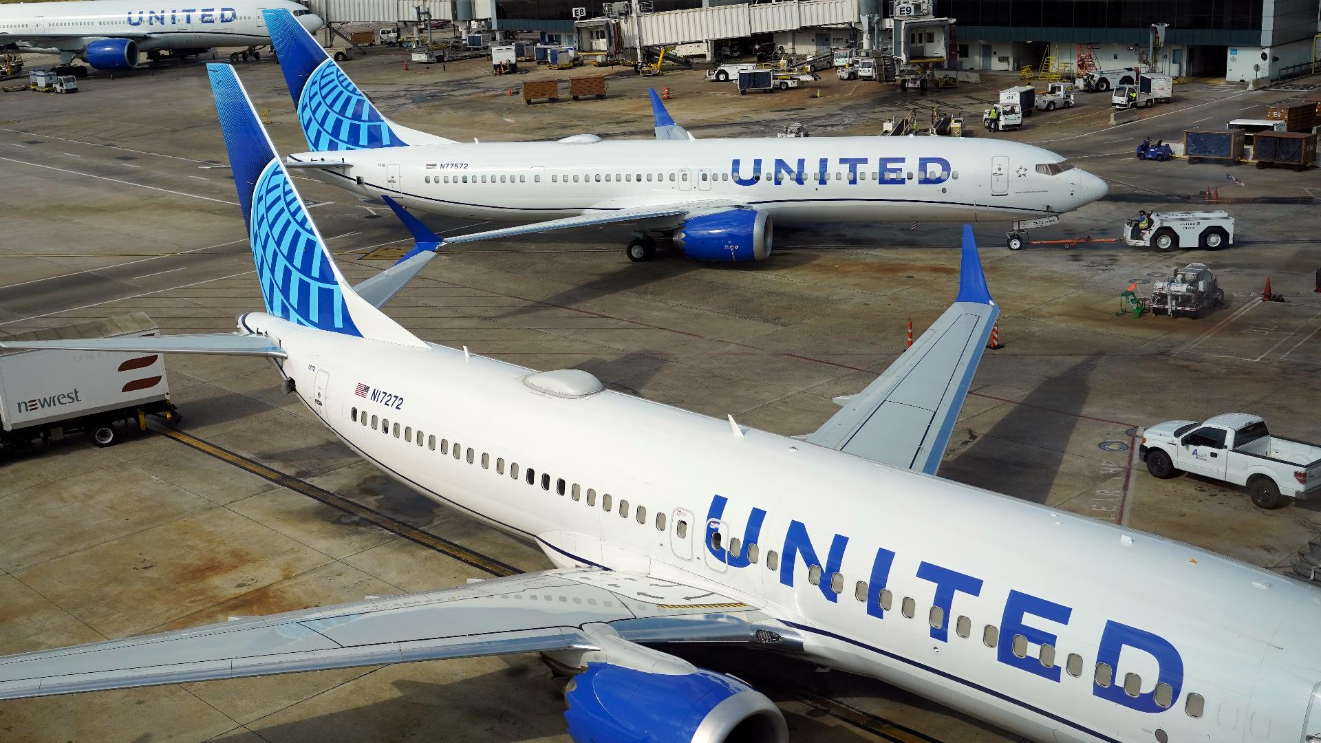 Body found in wheel well of United flight from Chicago to Maui on ...