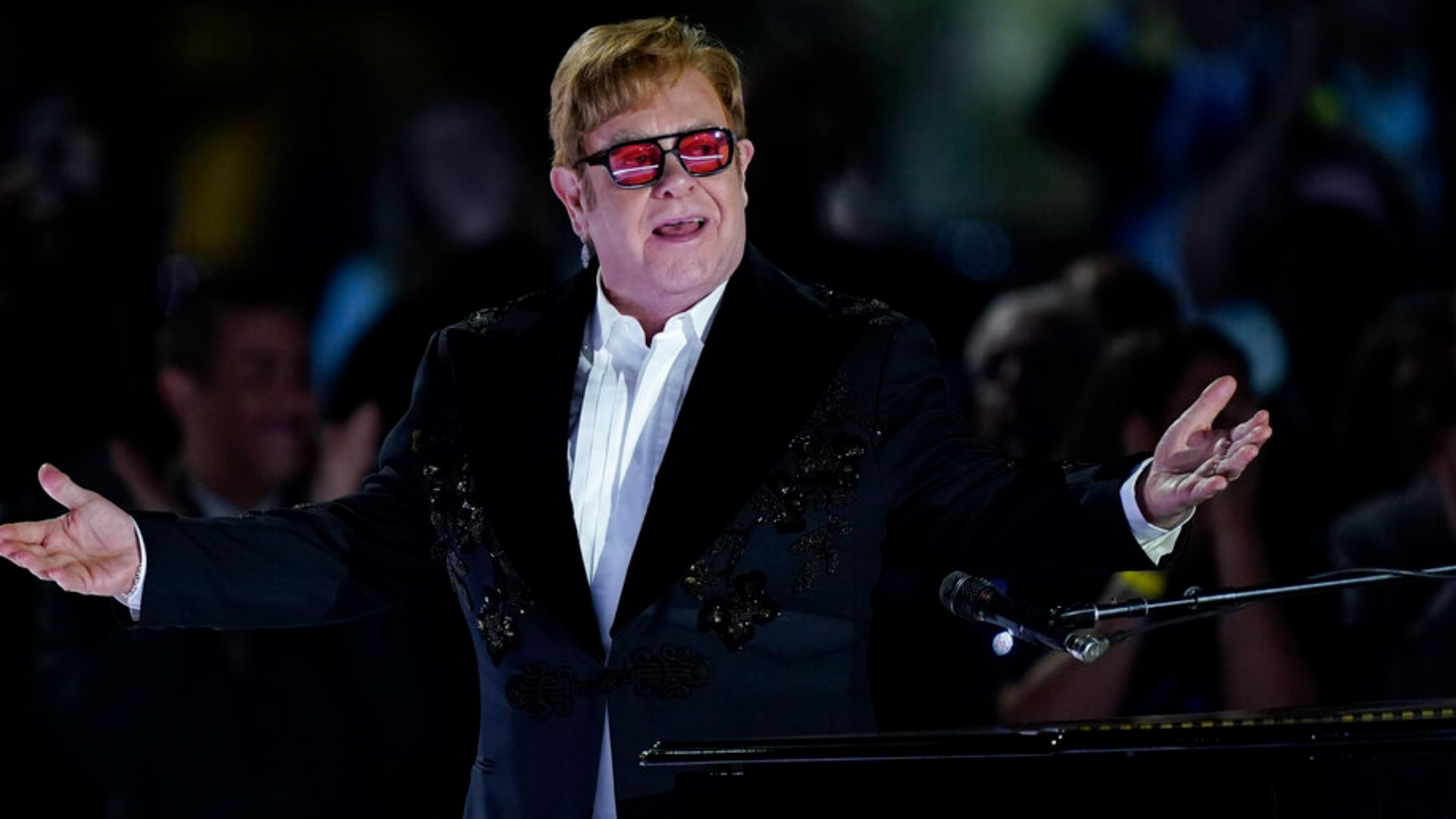 Elton John White House performance for farewell tour | fox43.com