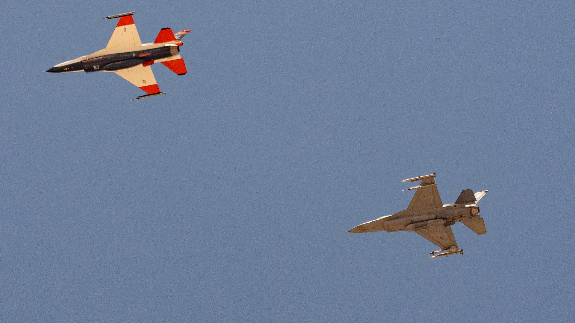 AI-powered fighter jet takes Air Force leader on historic ride | fox43.com