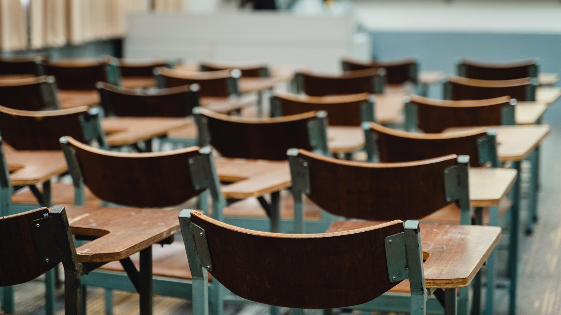 'I would shoot you if I could': Substitute teacher arrested after ...