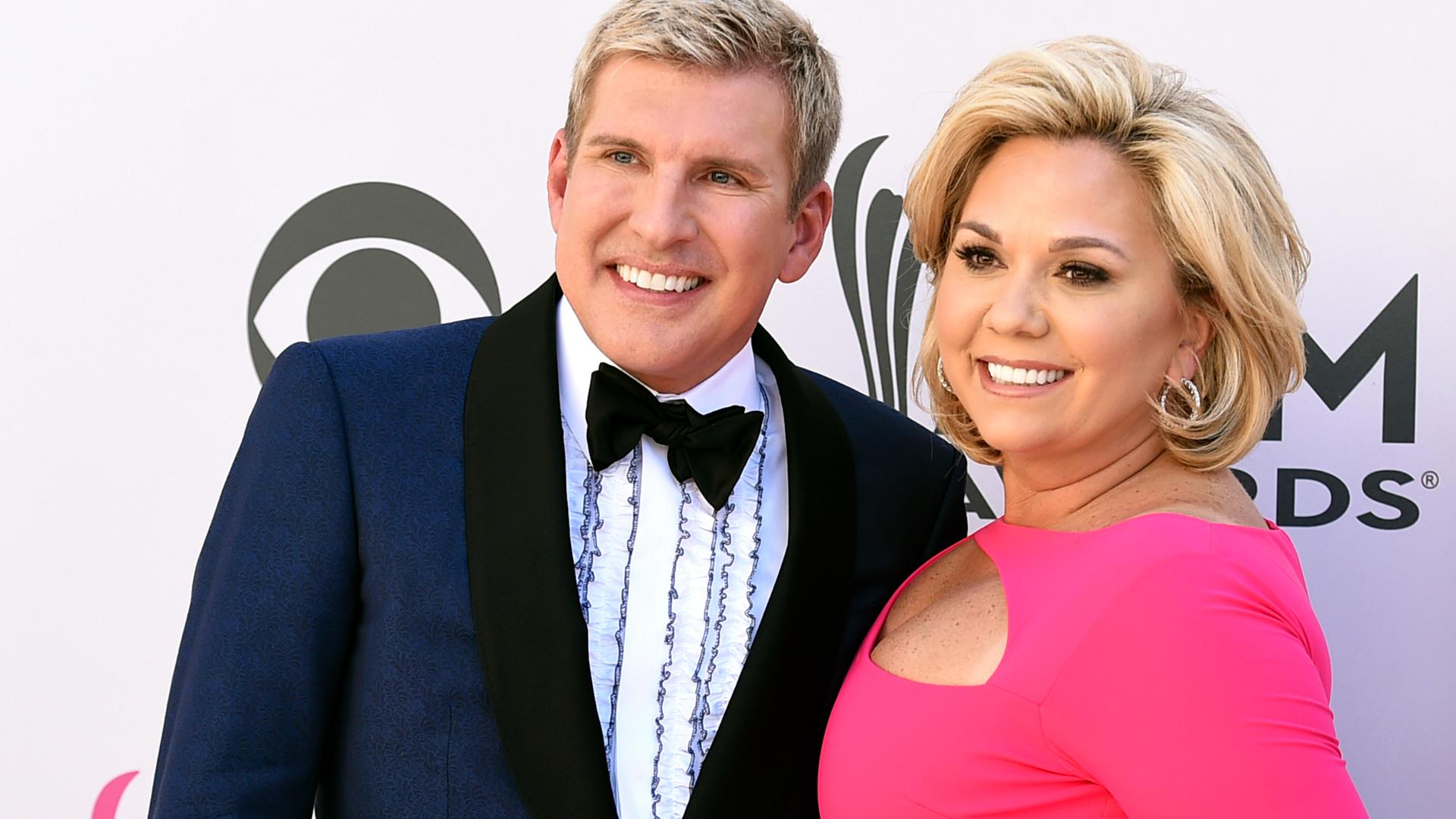 Trump to pardon Todd and Julie Chrisley, reality TV stars convicted of ...