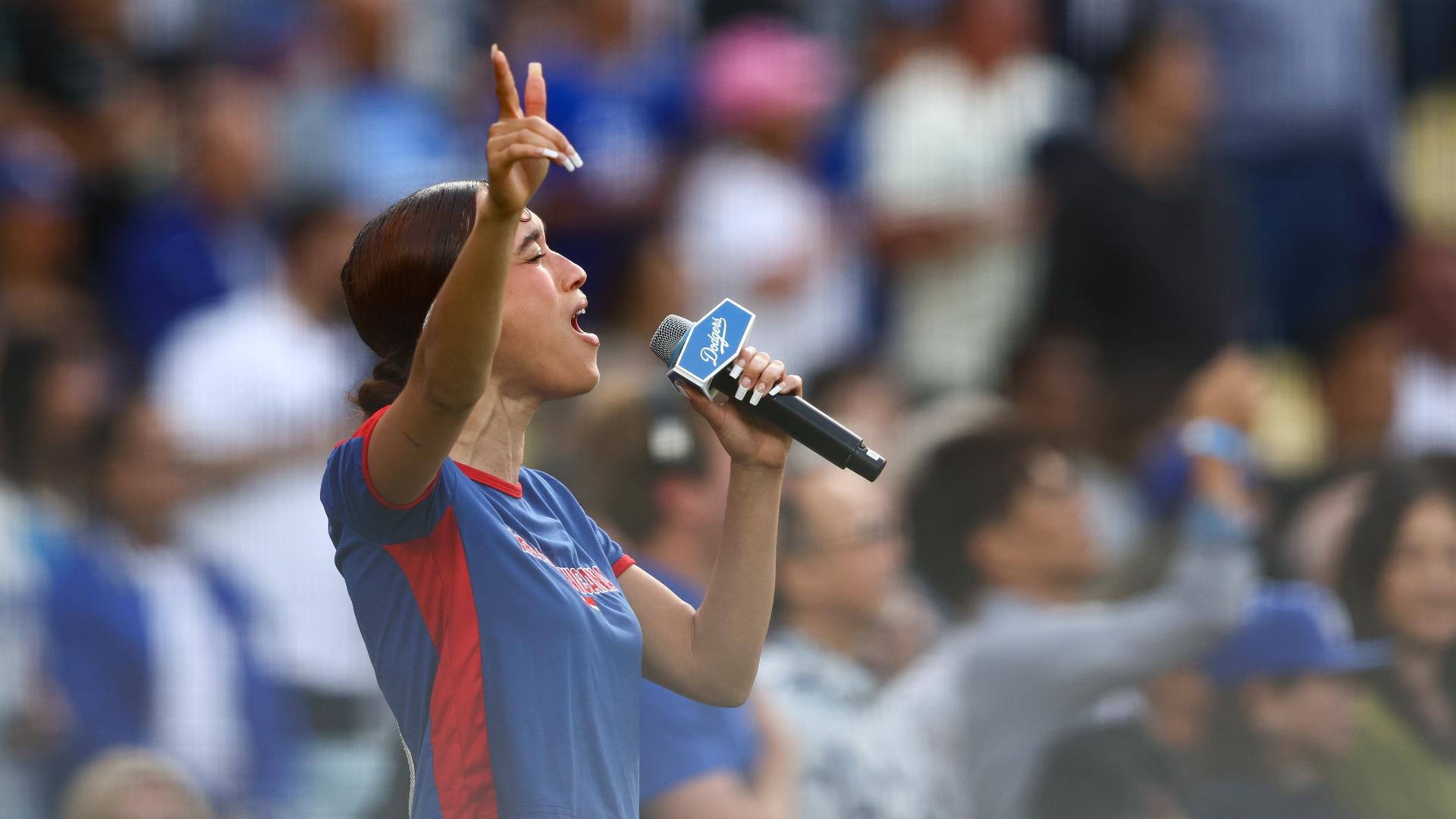 Singer Nezza performs national anthem in Spanish at Dodgers game ...