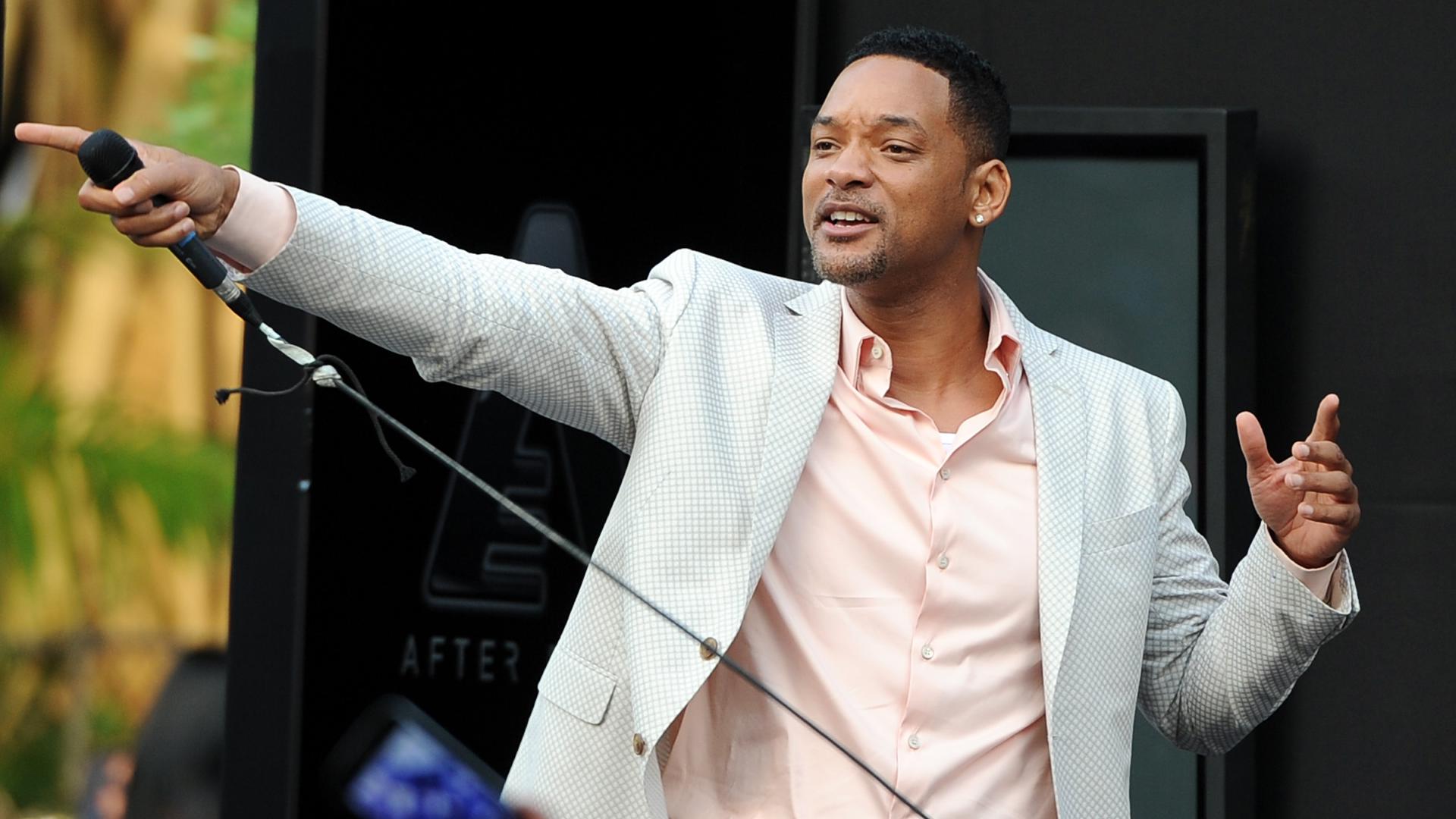 Will Smith accused of using AI to turn concert photos into crowd ...