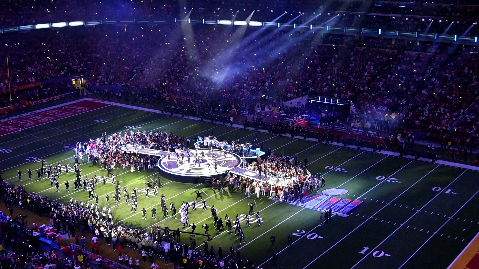 Usher delivers epic Super Bowl halftime show | fox61.com