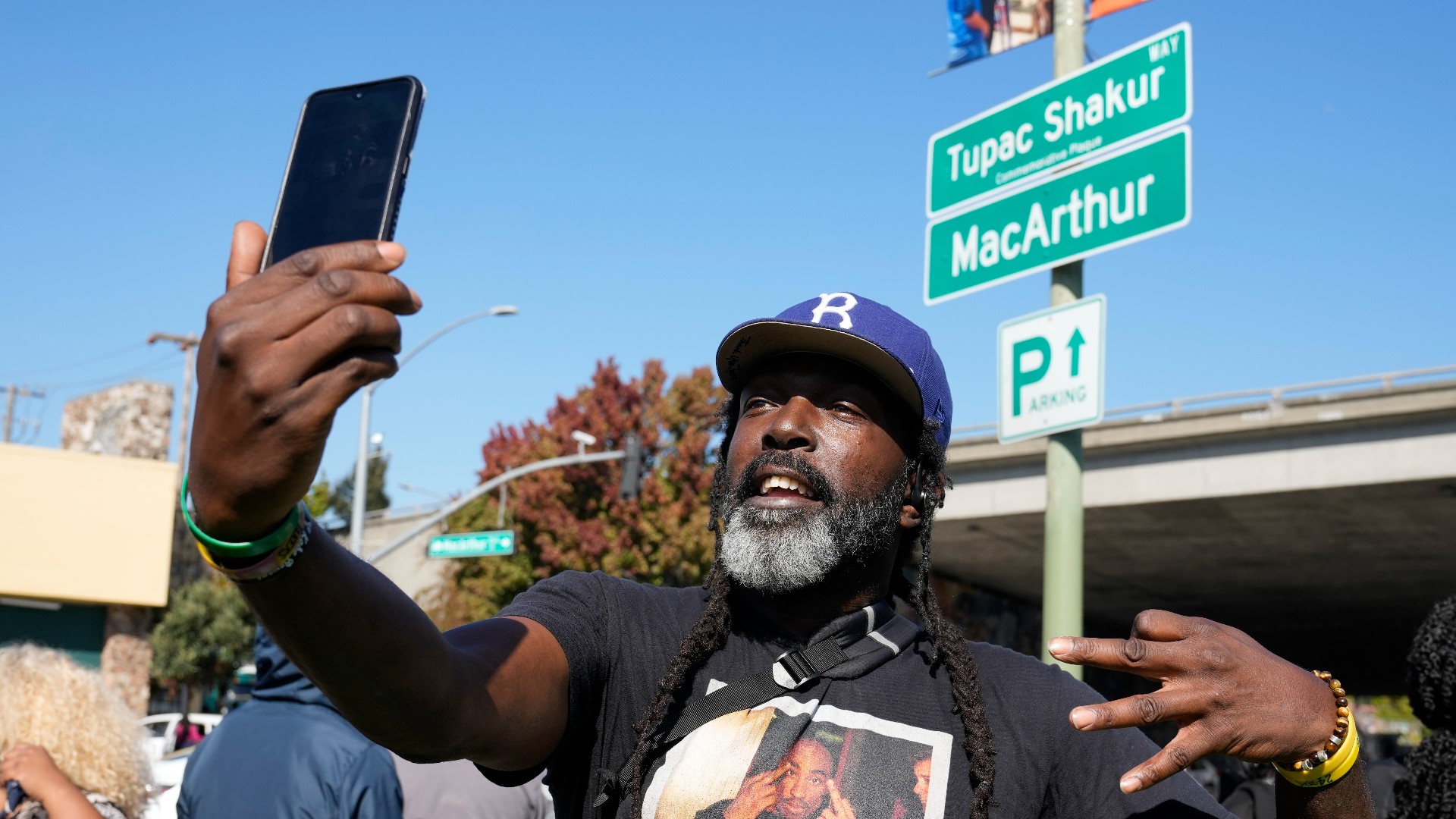 Tupac Shakur honored with Oakland street named after him | 10tv.com