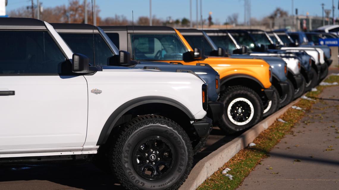16,200 Ford Bronco SUVs recalled because pieces of their roofs might ...