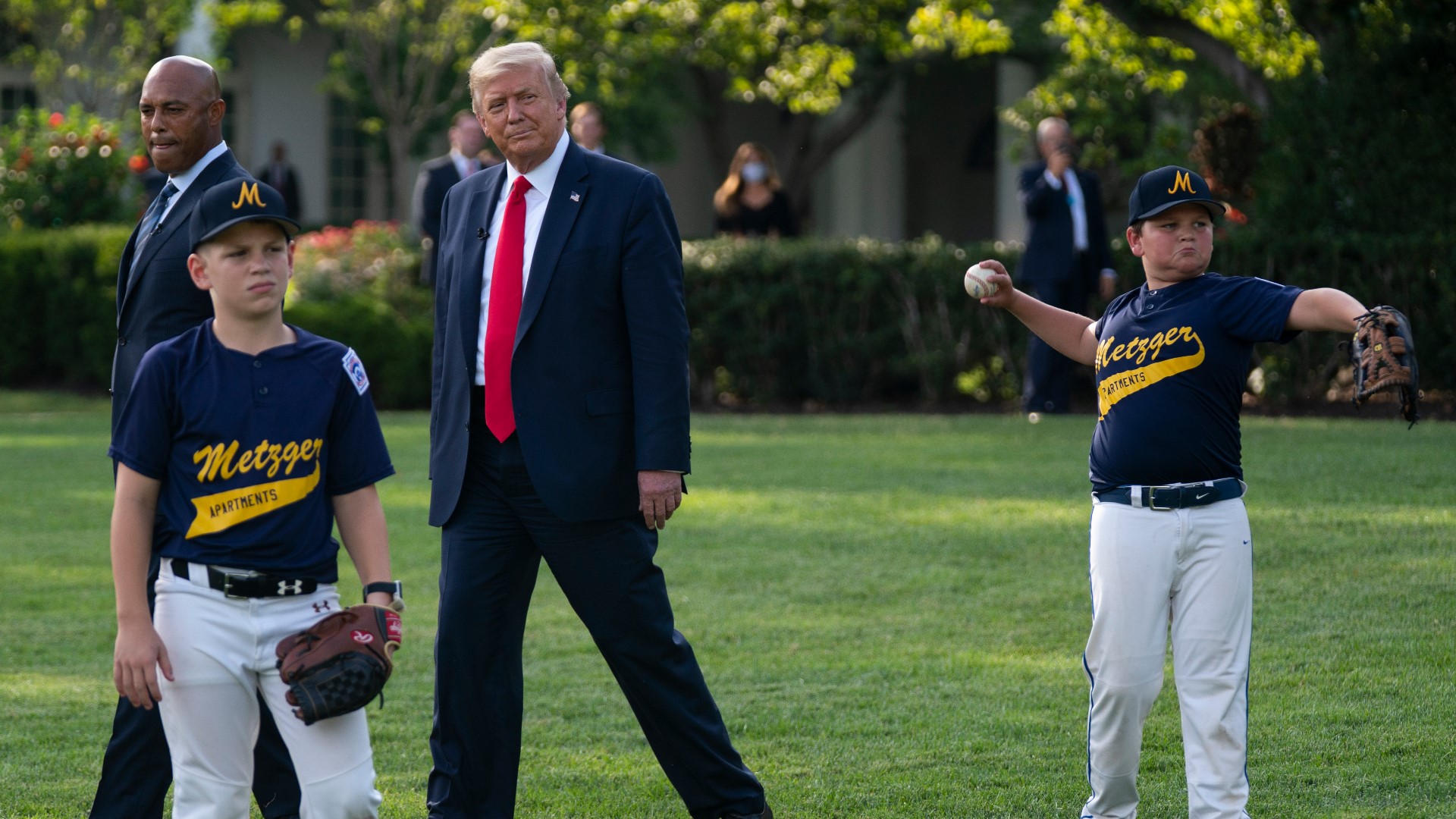 Trump to throw first pitch at Yankee Stadium Aug. 15 | wnep.com