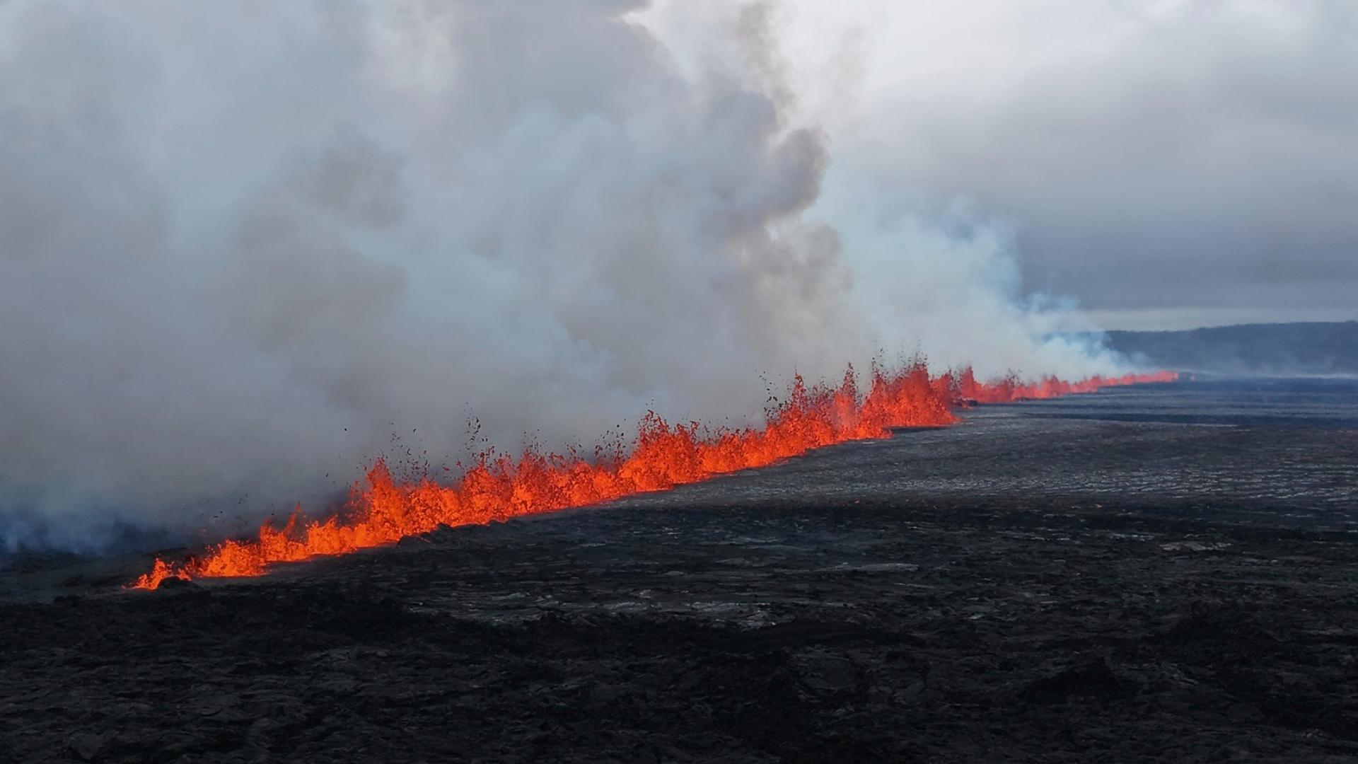 Iceland volcano eruption prompts evacuations near Grindavik | 10tv.com