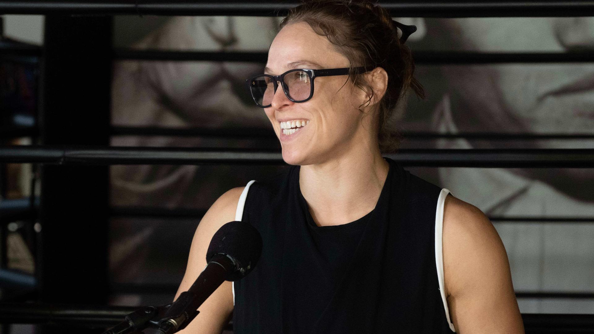 How much money are Ronda Rousey and Gina Carano getting paid to fight ...