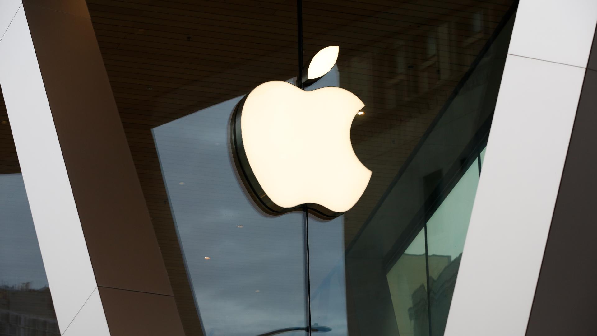 Apple invests in US manufacturing over next 4 years | fox43.com