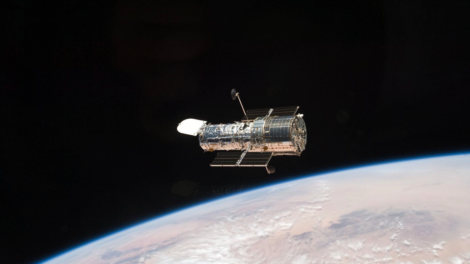 NASA's Hubble Space Telescope pauses operations due to malfunction ...