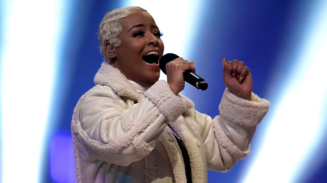 Gospel singer nearly kicked off Delta flight for singing | wthr.com