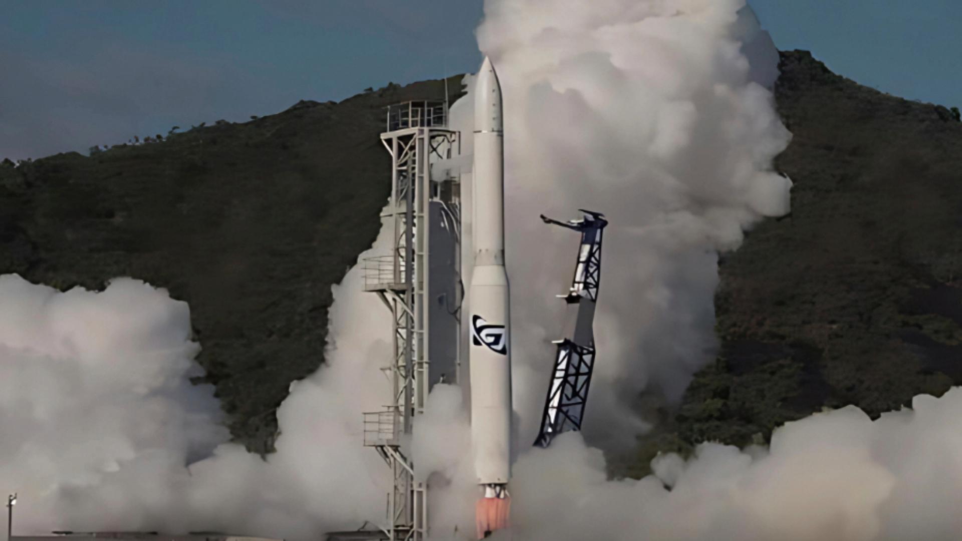 Australian rocket Eris crashes 14 seconds after liftoff | rocketcitynow.com
