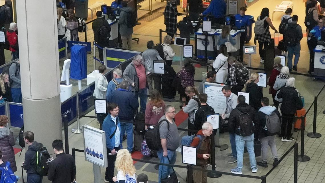 Don't have a REAL ID? TSA will charge you a fee starting Feb. 1 ...