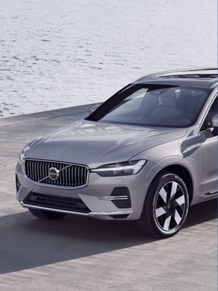 Volvo recalls 413,000 vehicles over rearview camera software issue ...