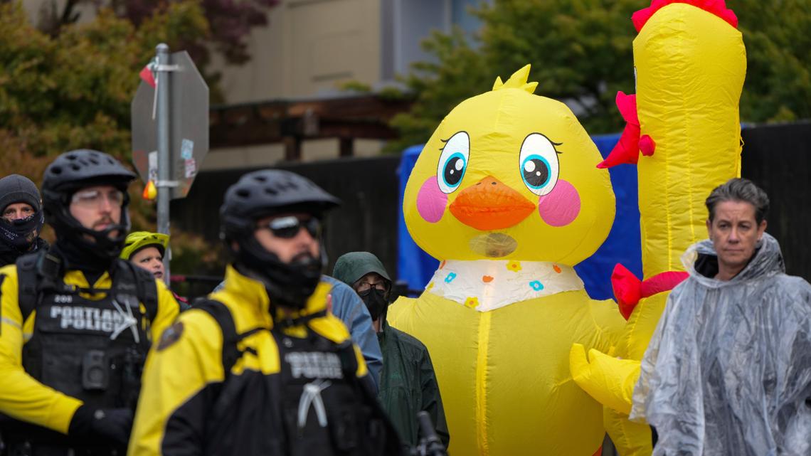 Why do people wear inflatable costumes to 'No Kings' protests? | 10tv.com