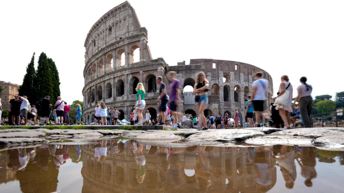 Airbnb brings gladiator fights back to Rome's ancient Colosseum | wnep.com