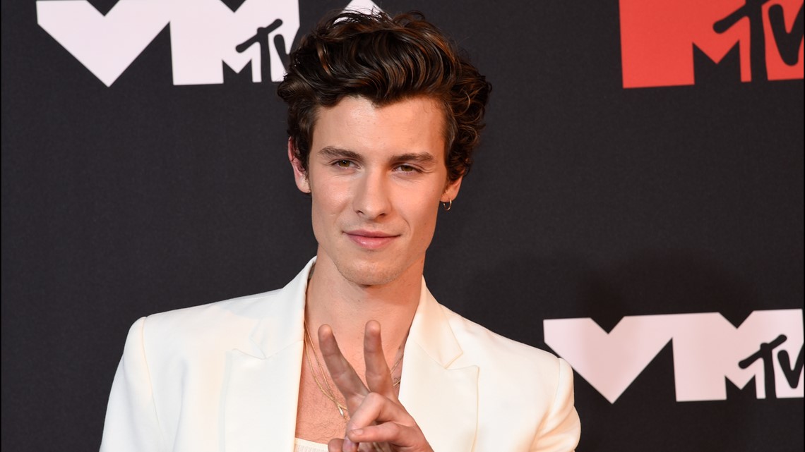 Singer Shawn Mendes visits Central Pennsylvania | fox43.com
