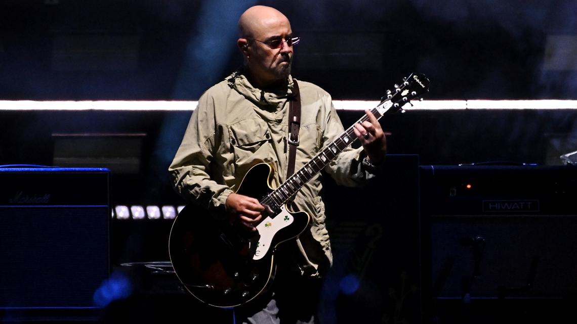 Oasis' Paul Arthurs steps away from tour amid prostate cancer diagnosis ...