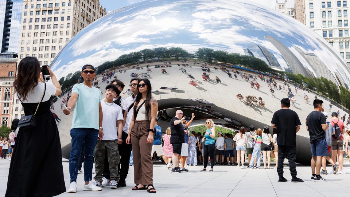 Chicago's iconic 'Bean' sculpture reopens to tourists | 5newsonline.com