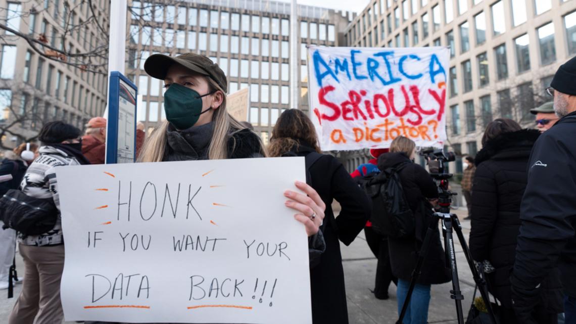 Federal workforce downsizing intensifies with layoffs, agency closures ...