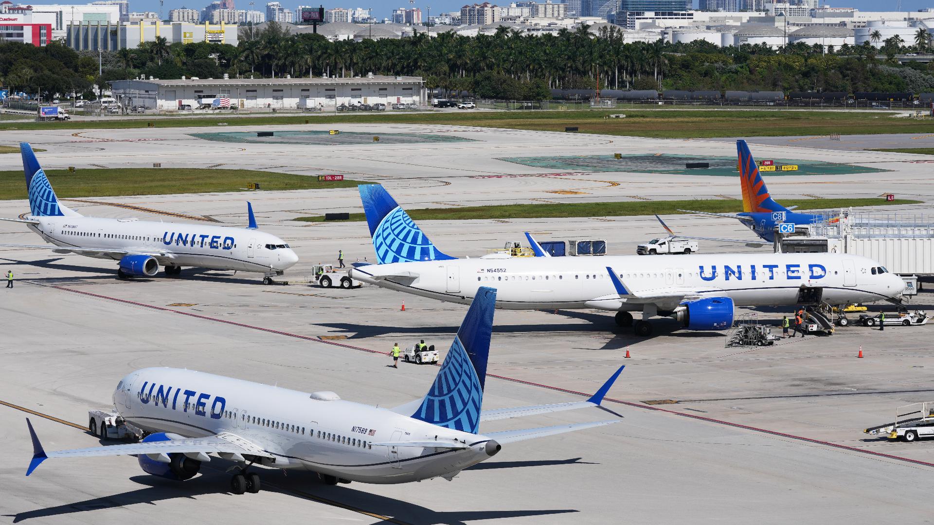 Commercial airlines resume regular schedules after shutdown-related ...