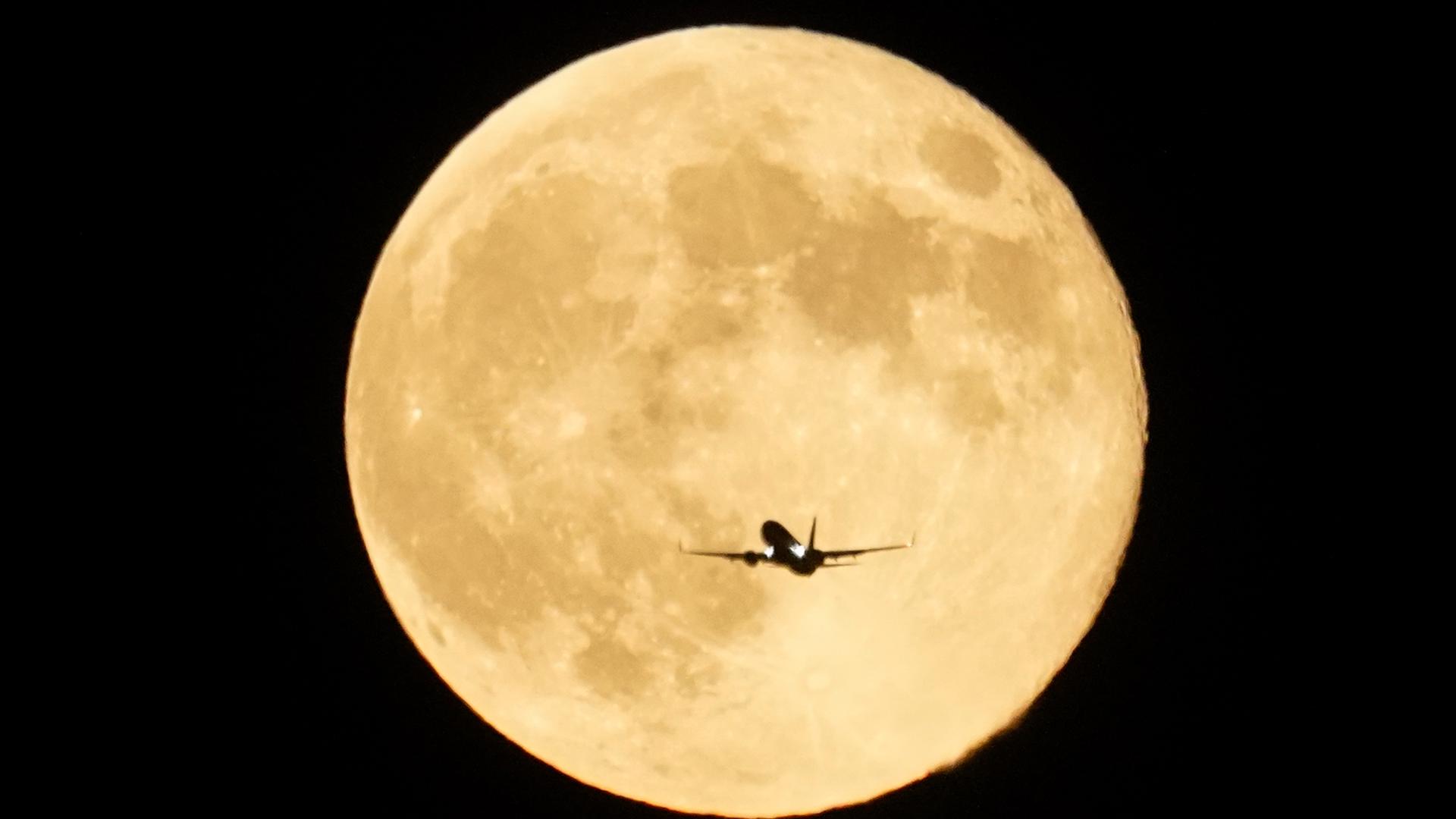 Is there a supermoon this week? When to see 2024's last supermoon ...