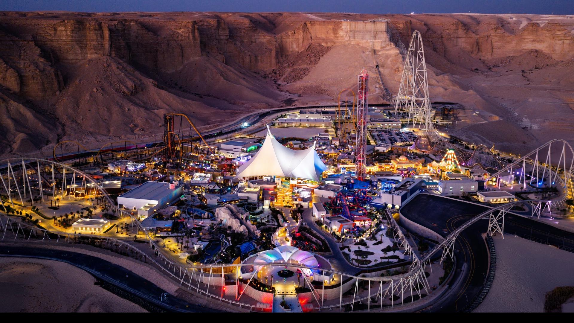 World S Tallest Fastest Longest Roller Coaster Opens At New Six Flags